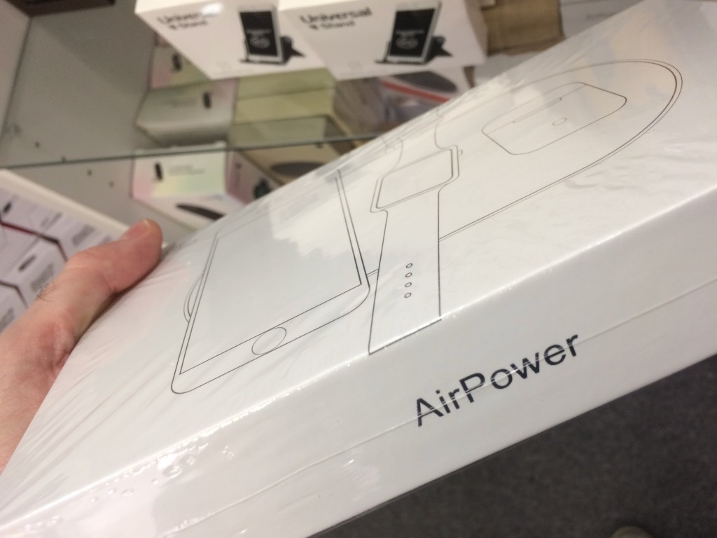AirPower Pictured on Retail Box for AirPods Wireless Charging Case ...