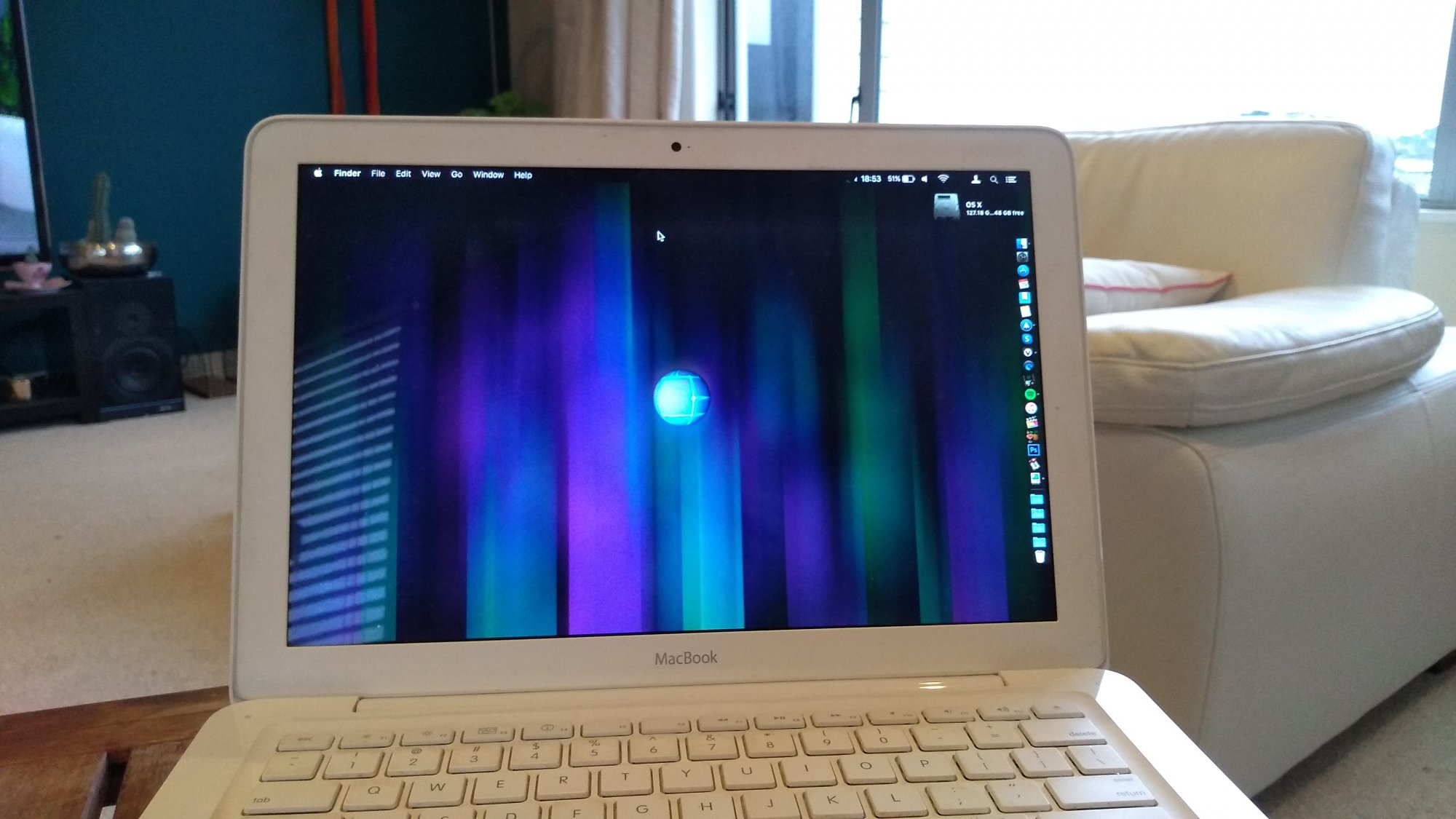 Mid 2010 MacBook - One of the best designed Intel MacBook's Mid 2010 MacBook - One of the best designed Intel MacBook's