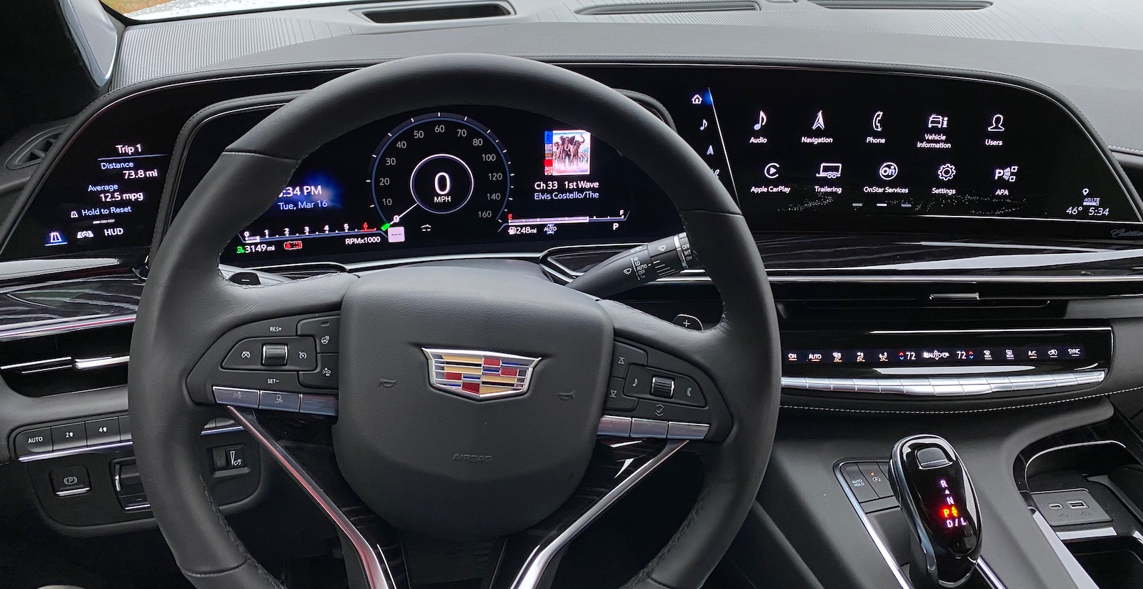 Review: 2021 Cadillac Escalade Puts Wireless CarPlay on an Expansive ...